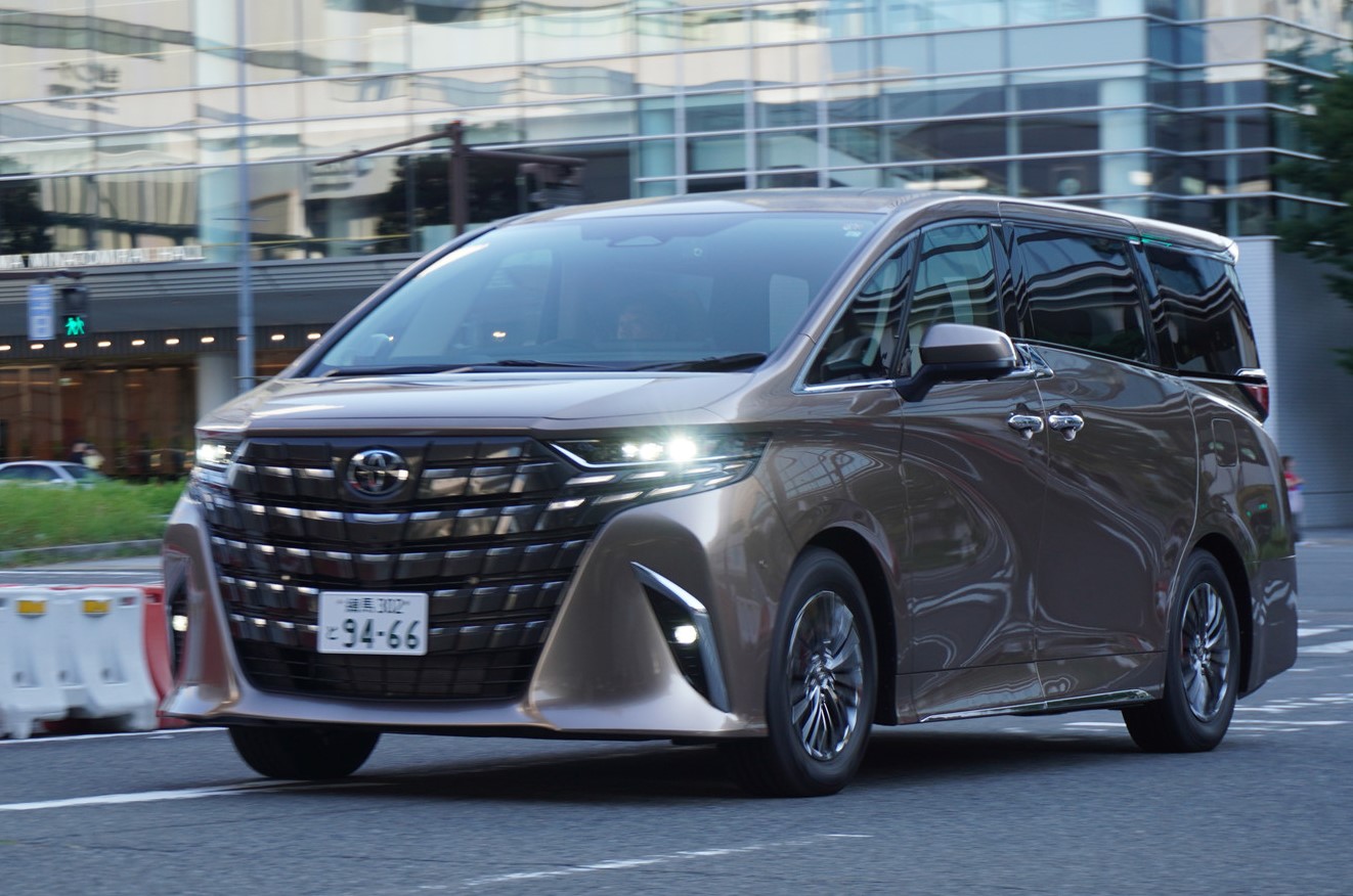 アルファードとヴェルファイアのKINTO取扱いグレードと納期｜KINTO